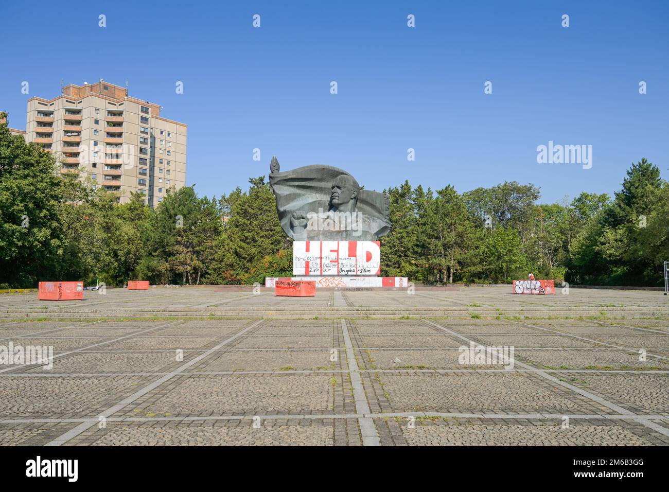 Ernst Thaelmann Monument, Thaelmann Park, Prenzlauer Berg, Pankow ...
