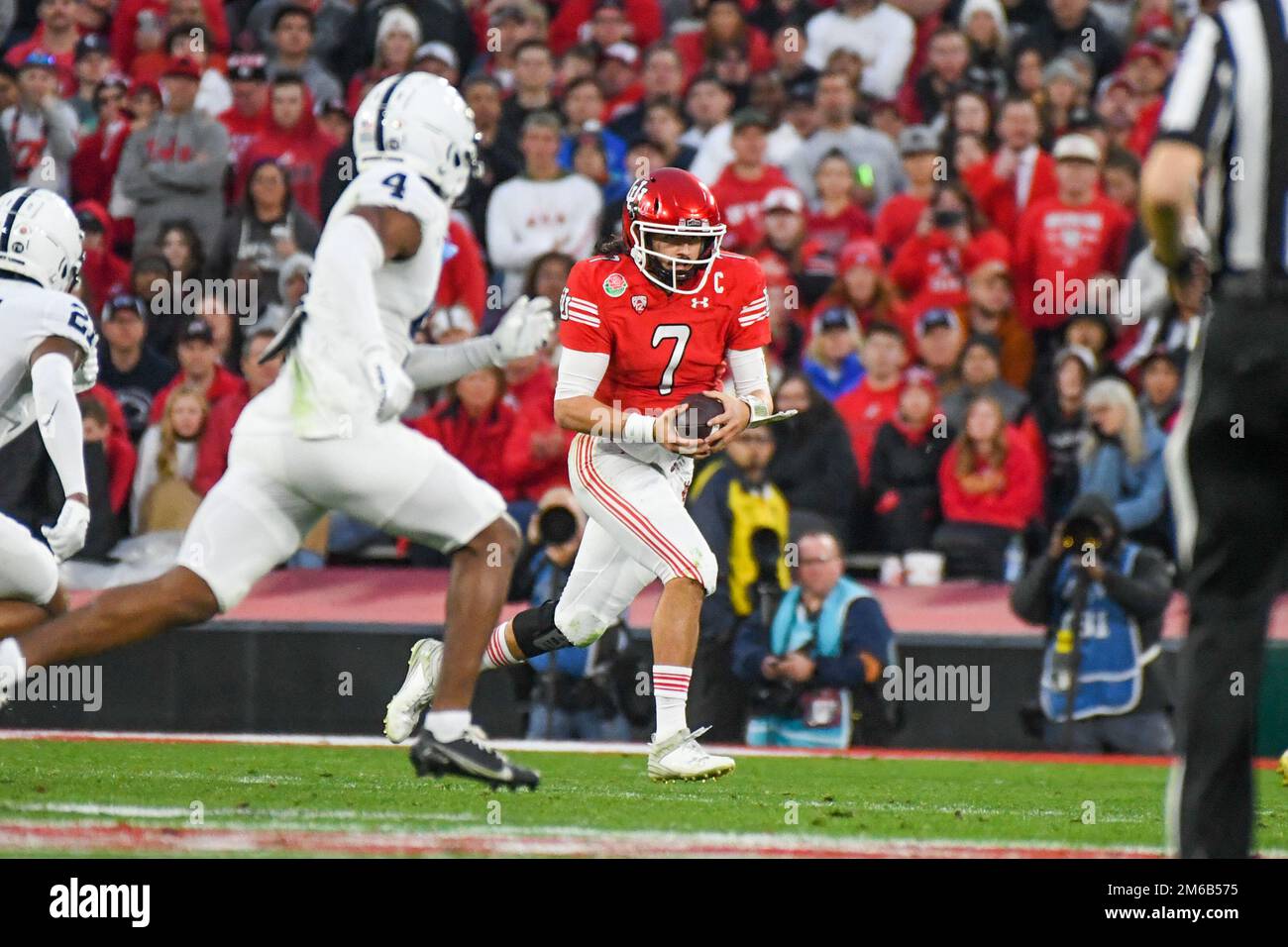 Utah Utes quarterback Cameron Rising (7) during the Rose Bowl game ...