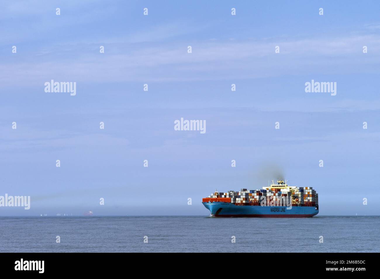 Container freighter Maersk Seletar on its way to Bremerhaven, Germany ...
