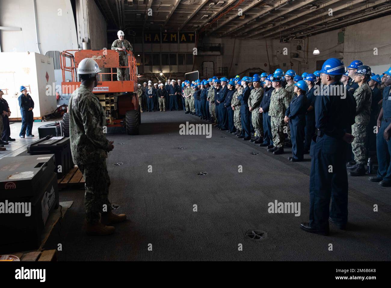 220422-N-CM740-1086 NEWPORT NEWS, Va. (April 22, 2022) – Master Chief ...