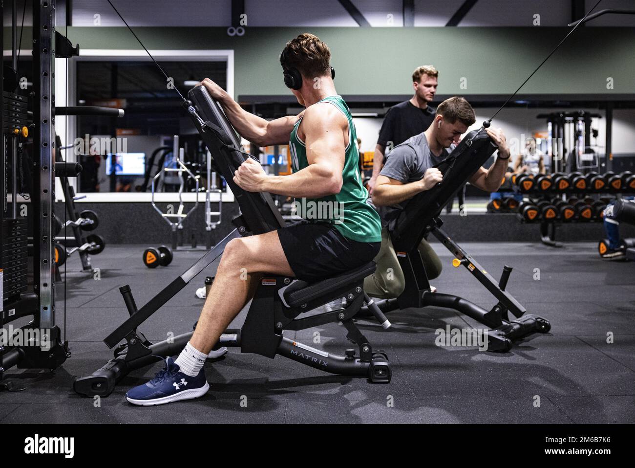AMSTERDAM - An athlete in a branch of fitness club Basic-Fit. ANP RAMON ...