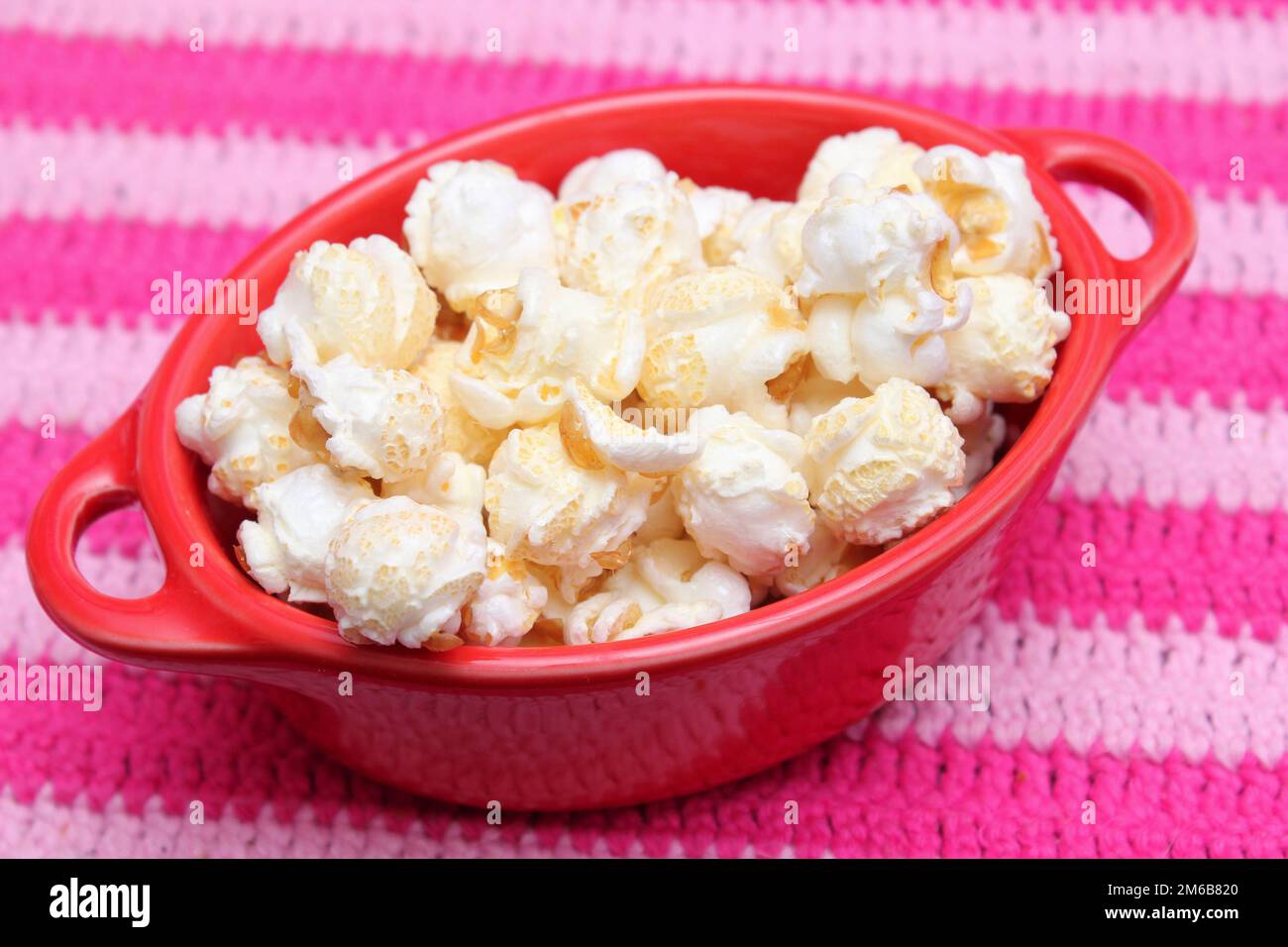 Food popcorn hi-res stock photography and images - Alamy