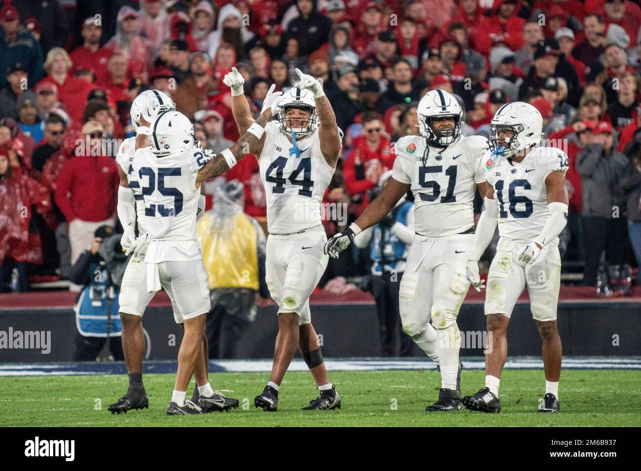 Chop robinson hi-res stock photography and images - Alamy