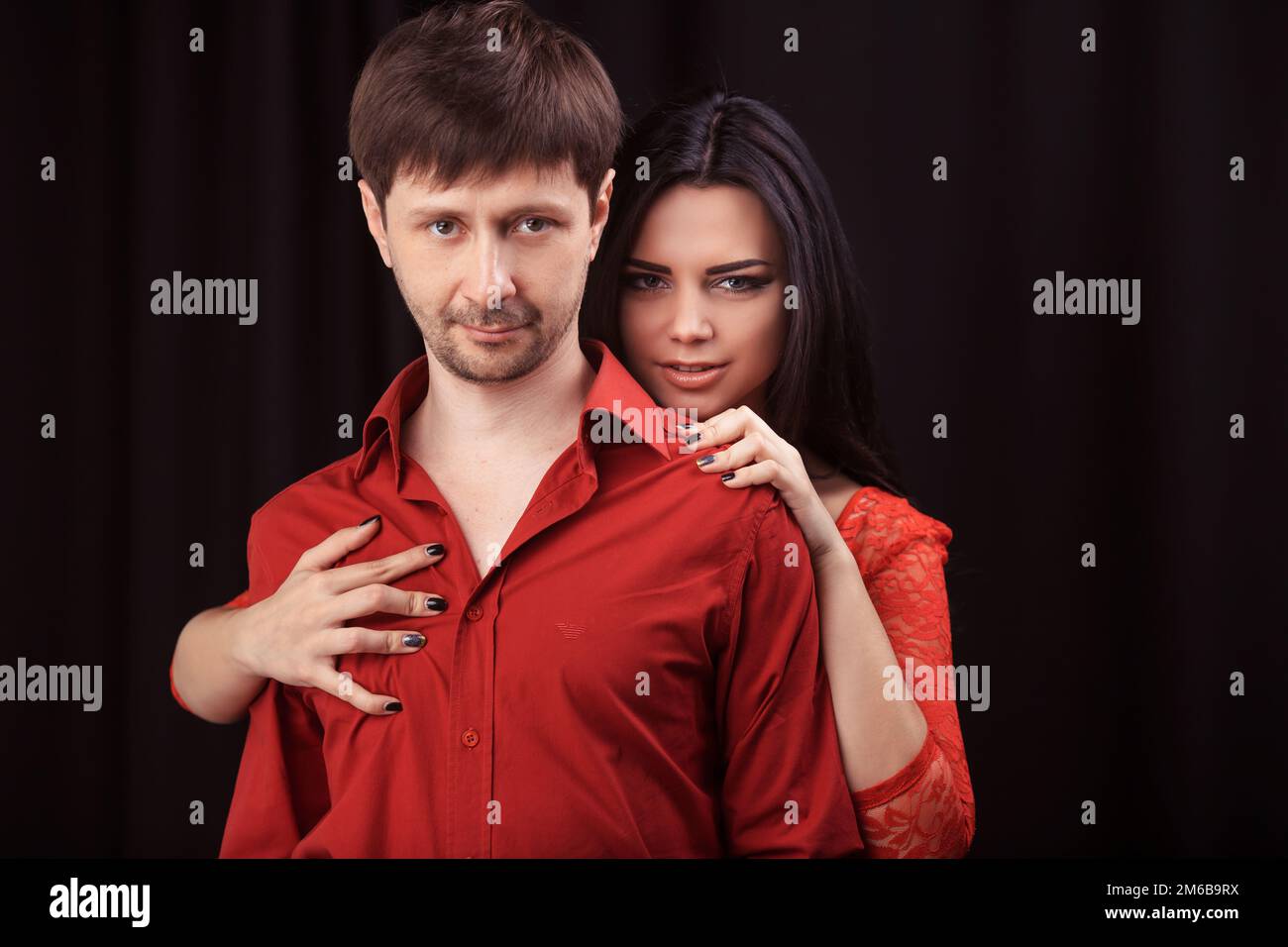 Couple hug studio hi-res stock photography and images - Alamy