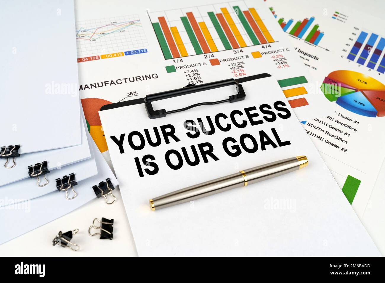 Graphs charts drawing hi-res stock photography and images - Alamy