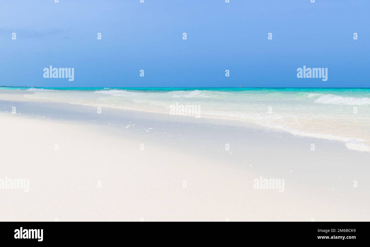 Varadero beach cuba blue waves hi-res stock photography and images - Alamy