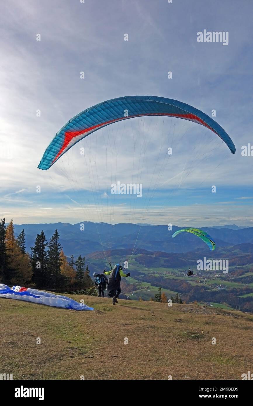 Paragliding sail hi-res stock photography and images - Alamy