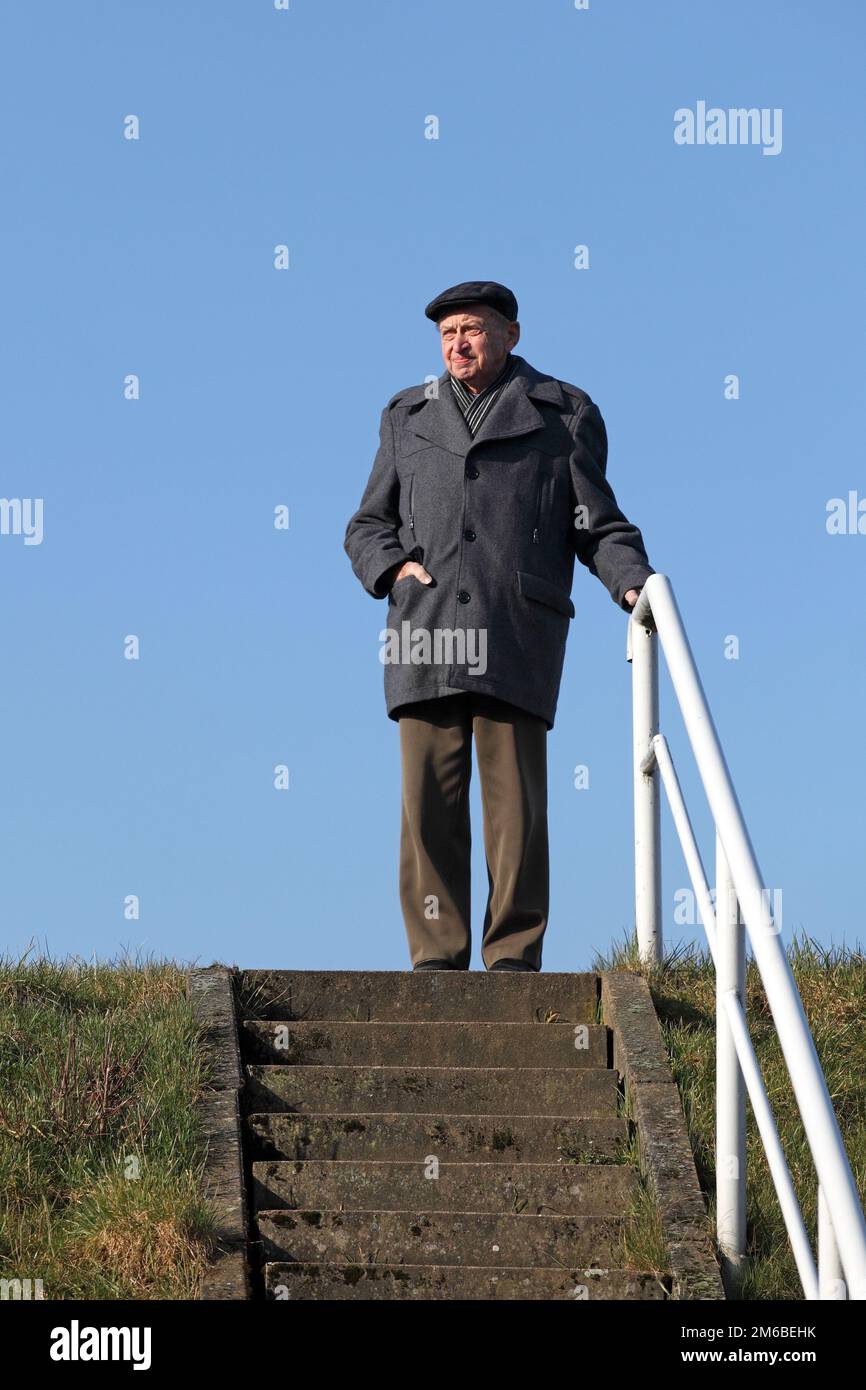 Handrail elderly hi-res stock photography and images - Alamy