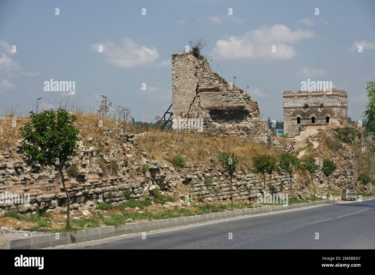Ancient Byzantine Walls in Istanbul, Turkey Stock Photo - Alamy