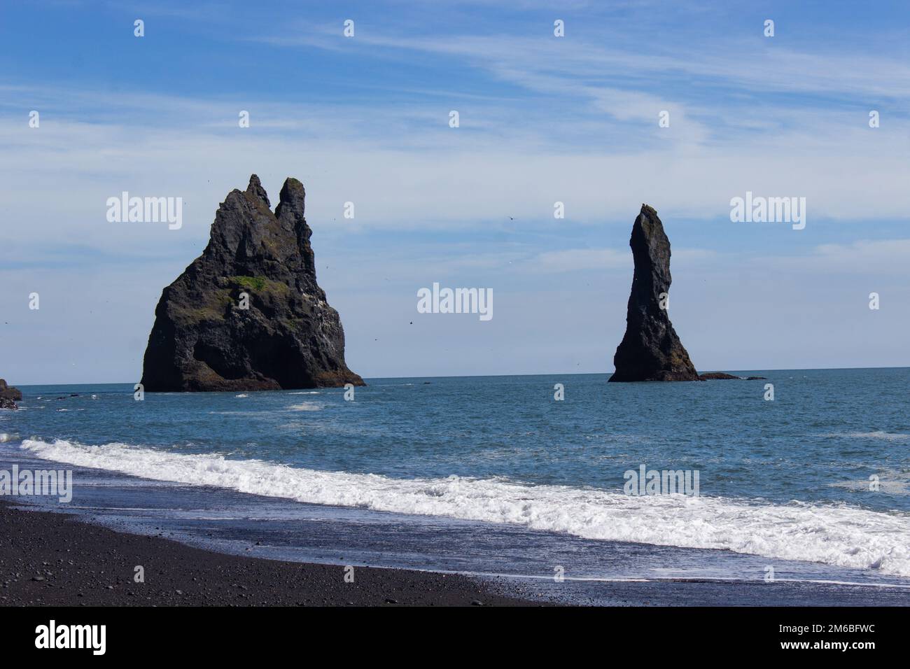 Volcanic rocks at the beach hi-res stock photography and images - Alamy