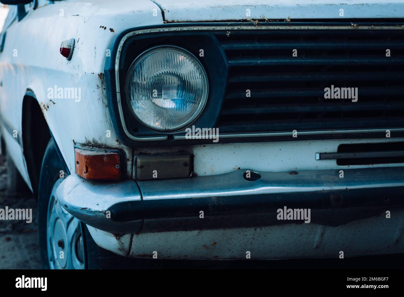 Old white car hi-res stock photography and images - Alamy