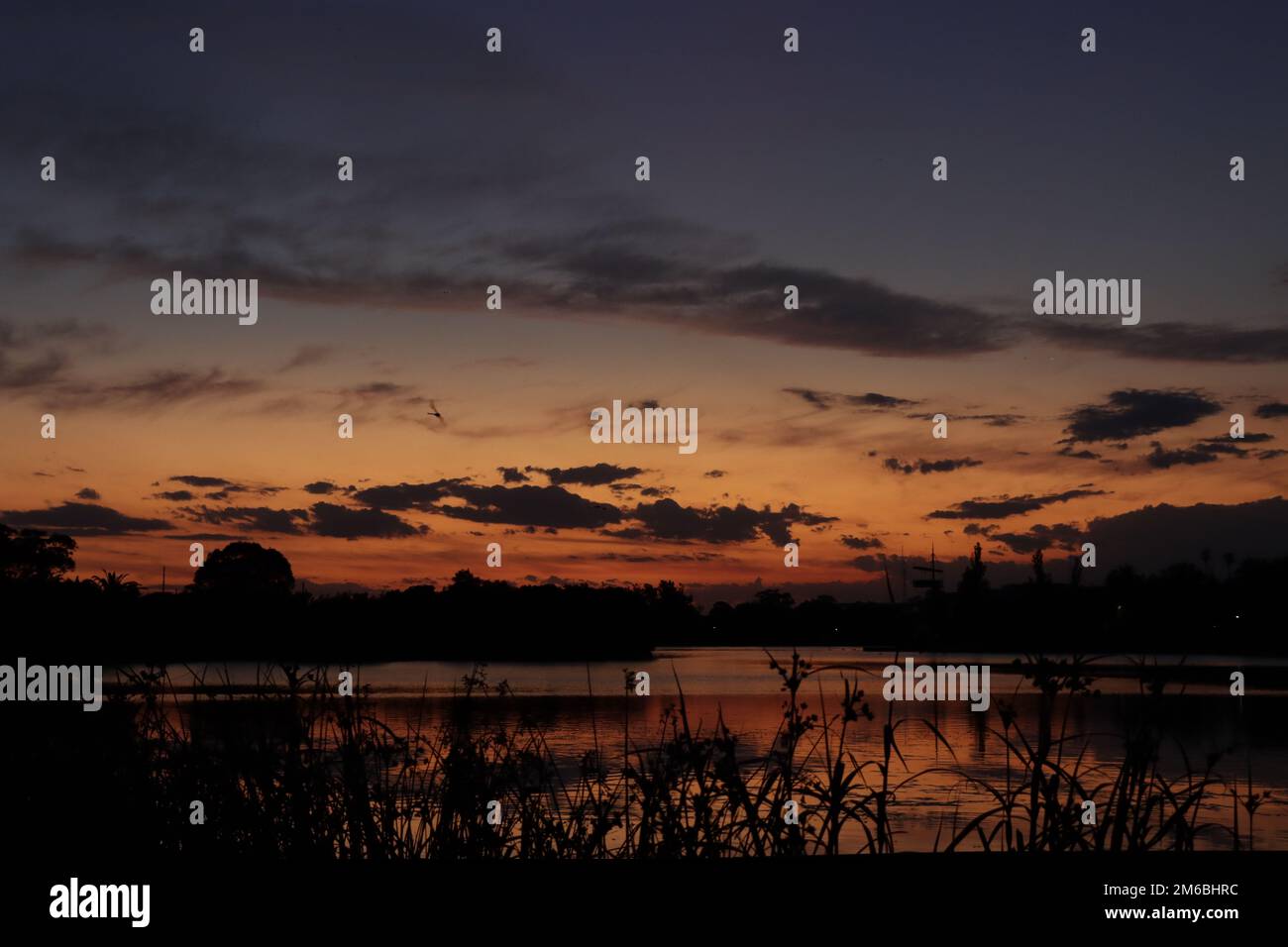 Lake sunset dusk hi-res stock photography and images - Alamy