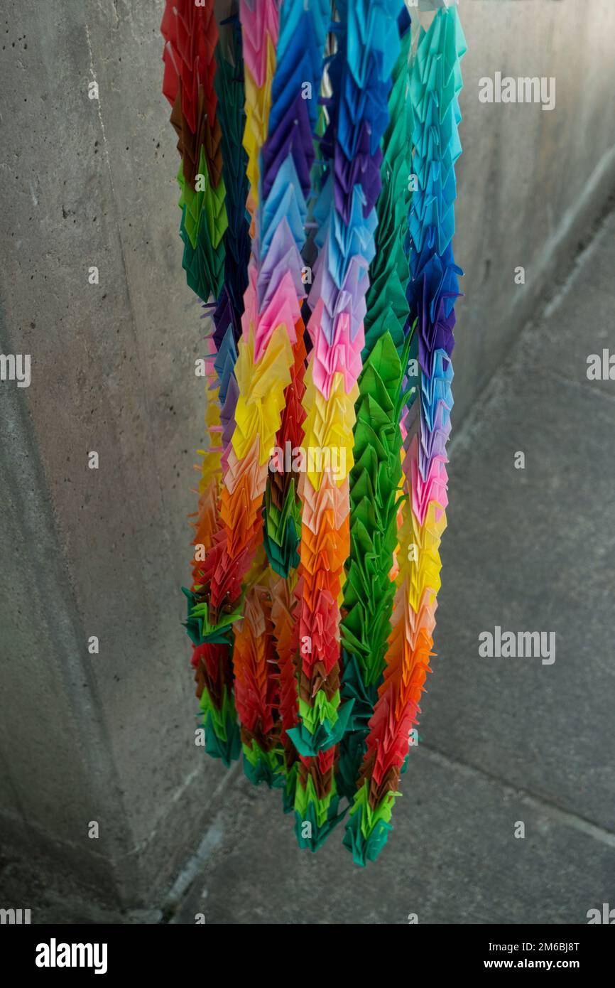 Cranes paper hi-res stock photography and images - Alamy Cranes paper hi-res stock photography and images - Alamy