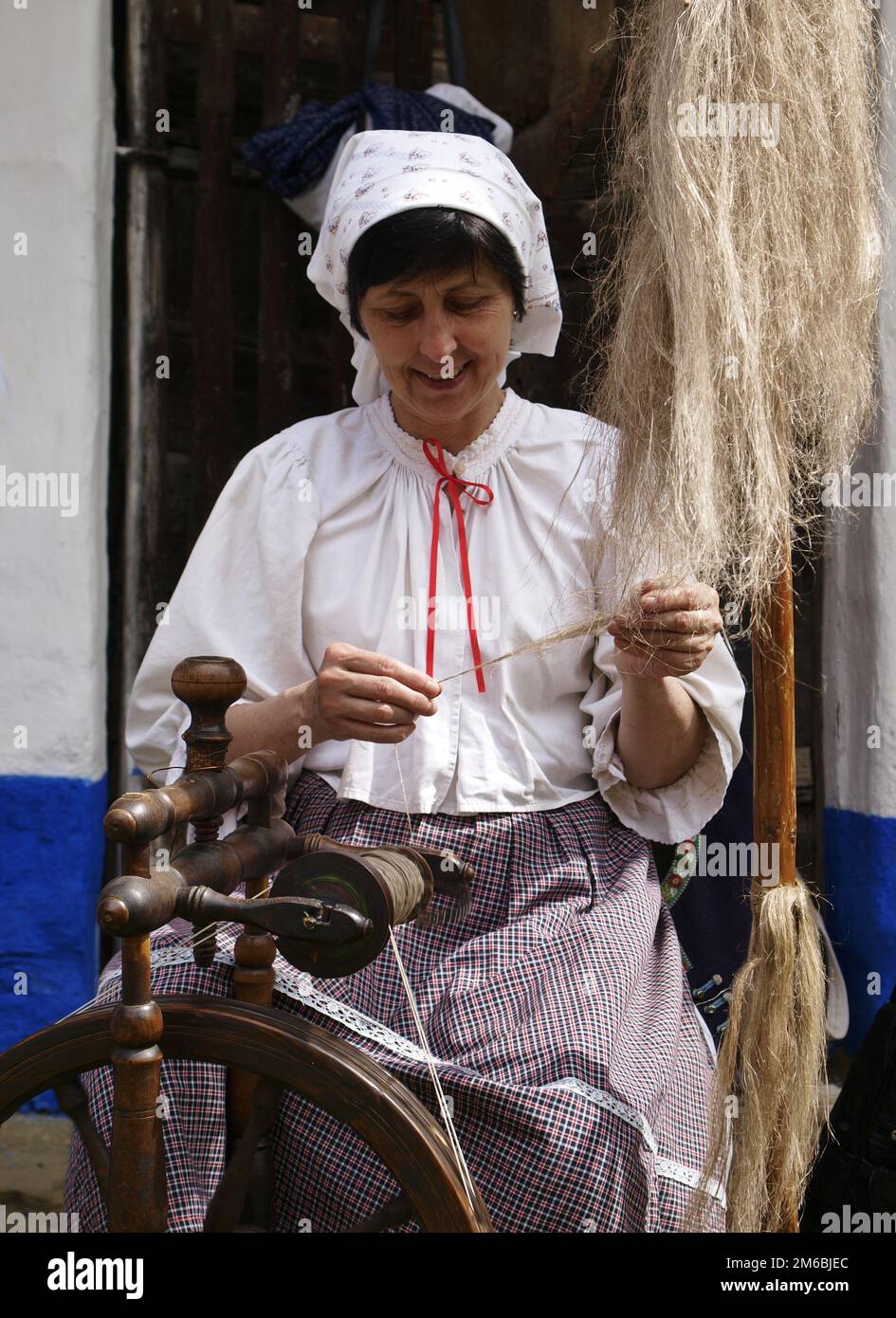 Flax wheel hi-res stock photography and images - Alamy