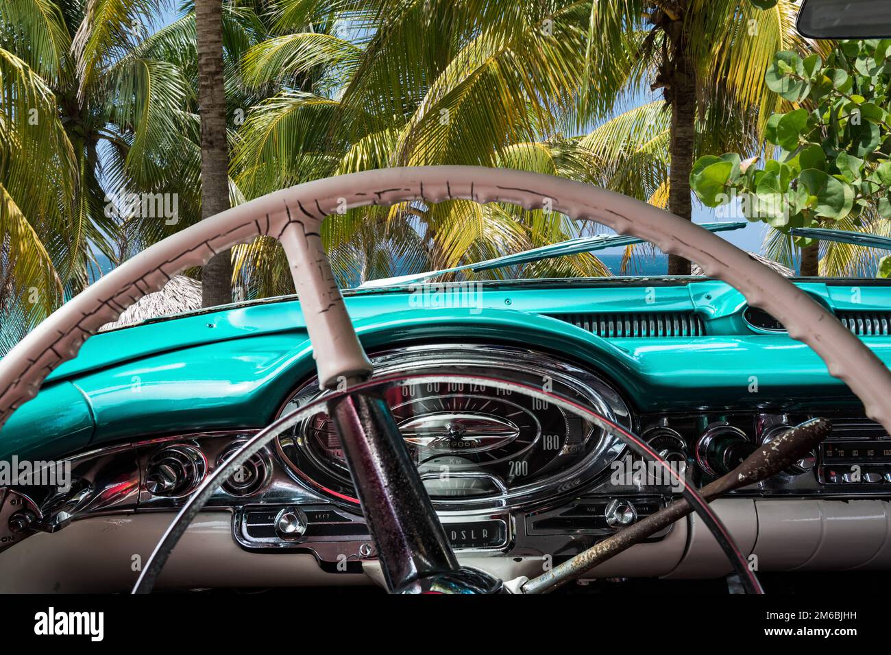 Mint green car hi-res stock photography and images - Alamy