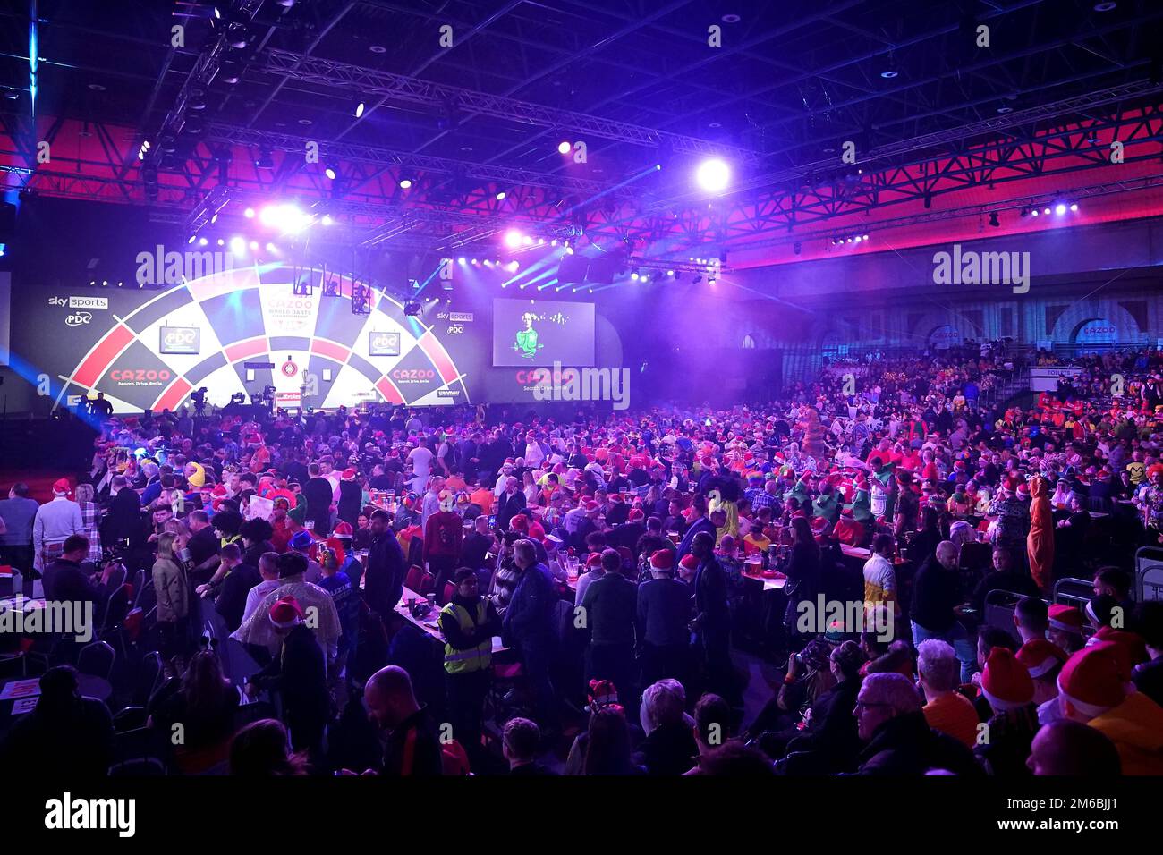 Cazoo world darts championship 2022 23 final alexandra palac hi-res ...