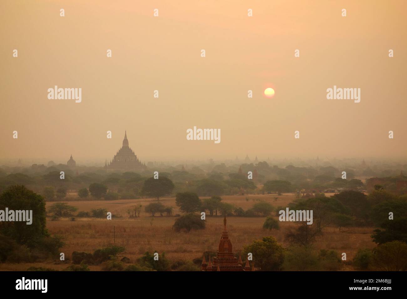 Myanmar sacred site hi-res stock photography and images - Alamy