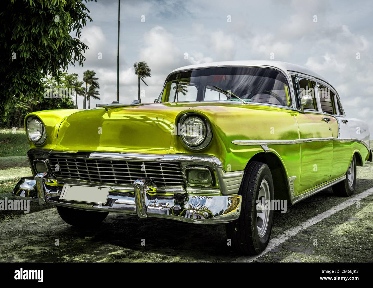 Yellow classic car in Cuba Havanna- HDR Stock Photo - Alamy
