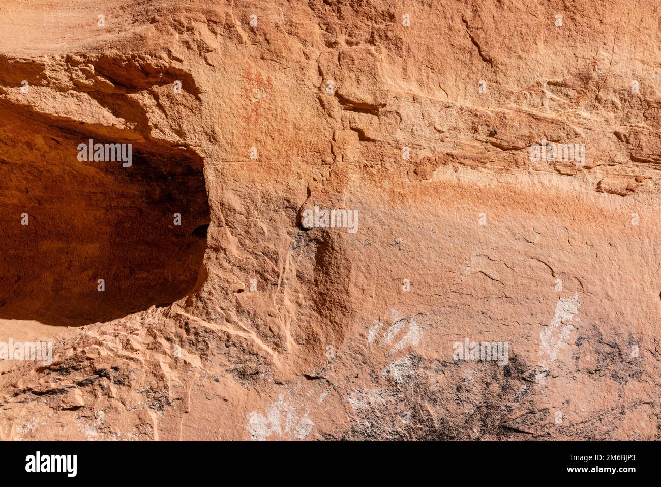 Castle Ruin. Backpacking in Grand Gulch and viewing Anasazi dwellings ...