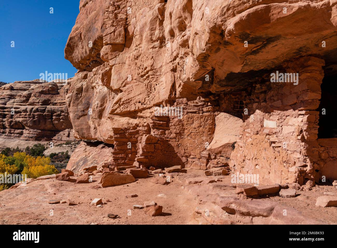 Jailhouse Ruin. Backpacking in Grand Gulch and viewing Anasazi dwellings and rock art. Near ...