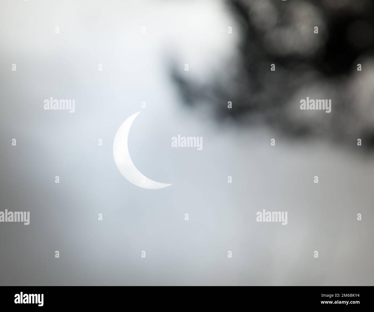 Partial solar eclipse scotland 2015 hi-res stock photography and images ...