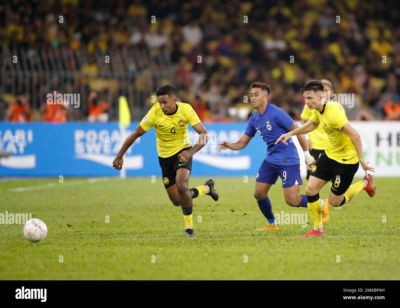 Ruventhiran (L), Stuart John Wilkin (R) of Malaysia and Amy Recha of ...