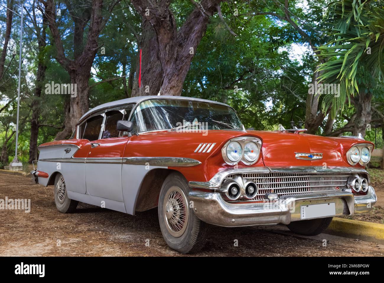 American Red Oldtimer parked in Santa Clara Cuba - Serie Cuba Reportage ...
