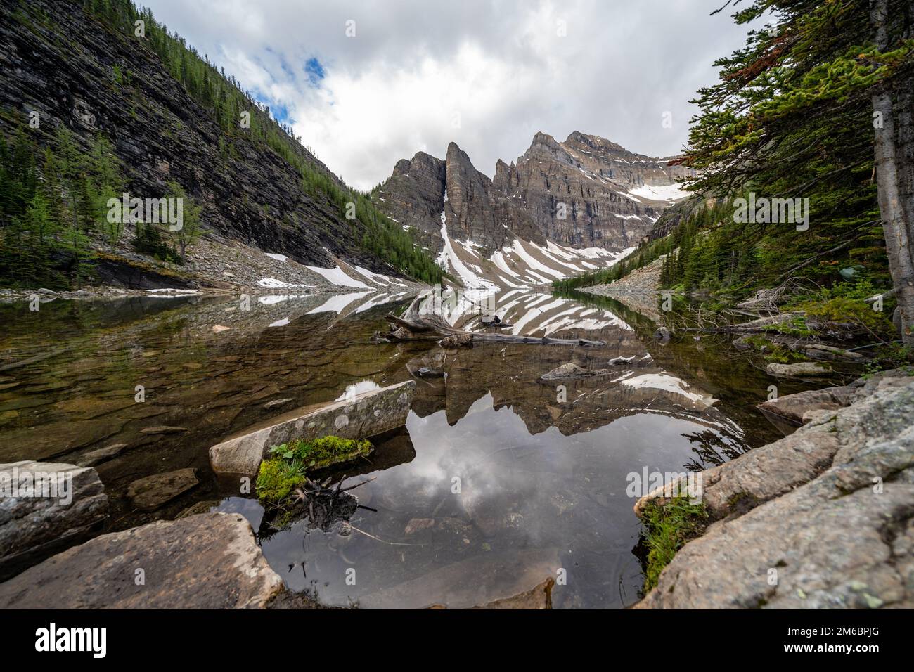 Lake Agnes in Banff National Park - calm water Stock Photo - Alamy