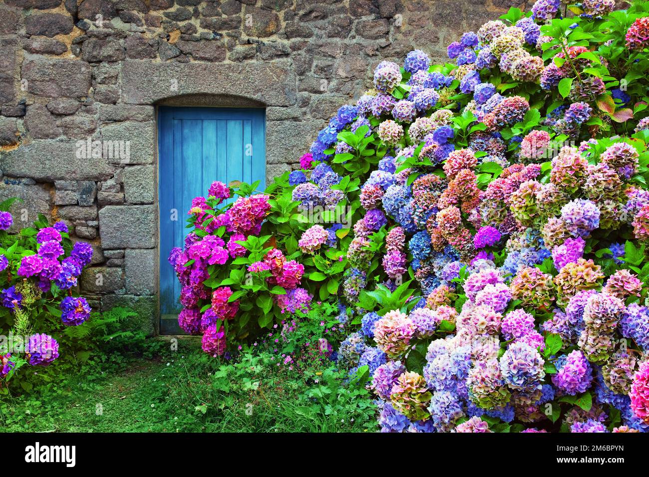 Brittany doors hi-res stock photography and images - Alamy