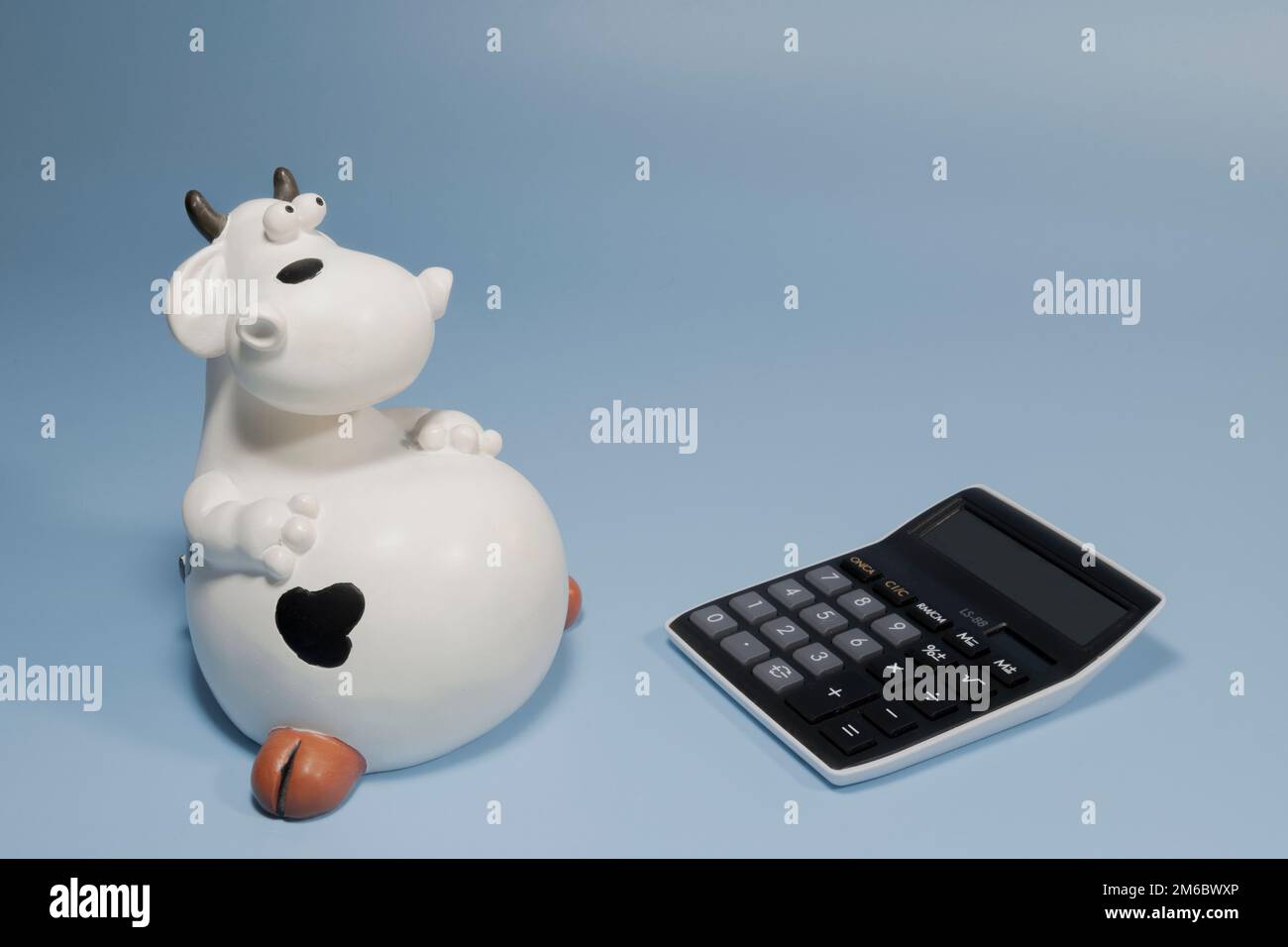Cartoon calculator hi-res stock photography and images - Alamy