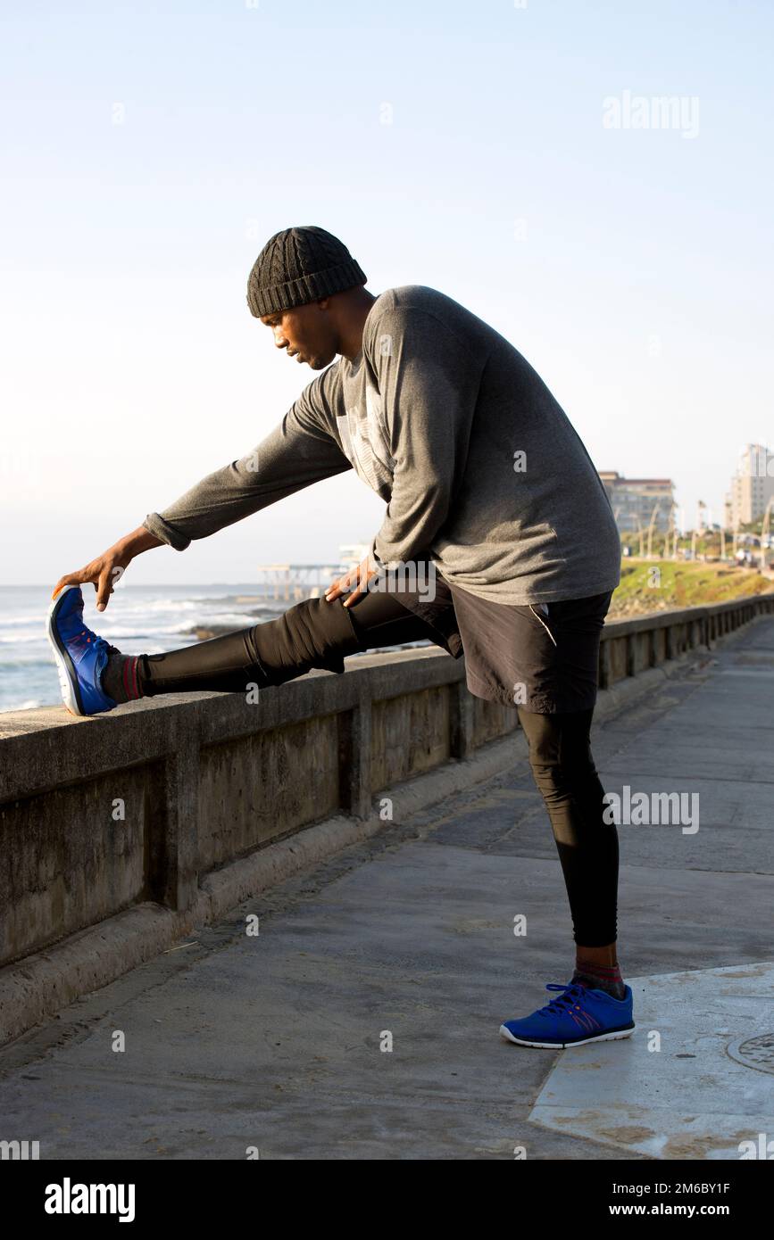 Back fitness ocean road hi-res stock photography and images - Alamy