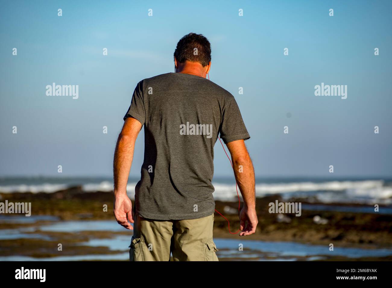 Full portrait man beach hi-res stock photography and images - Alamy