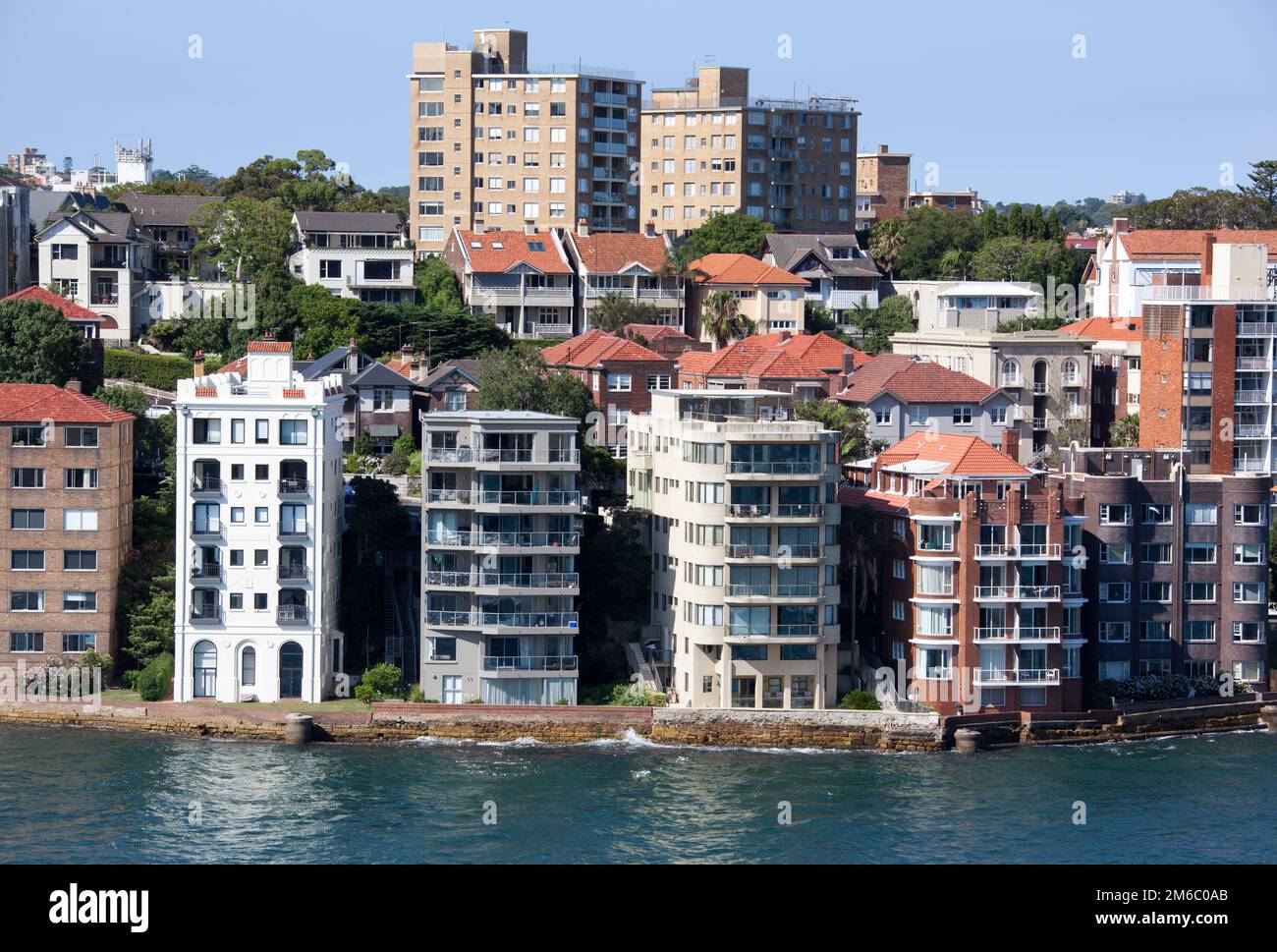 The view of waterfront residential buildings in Kirribilli suburb ...
