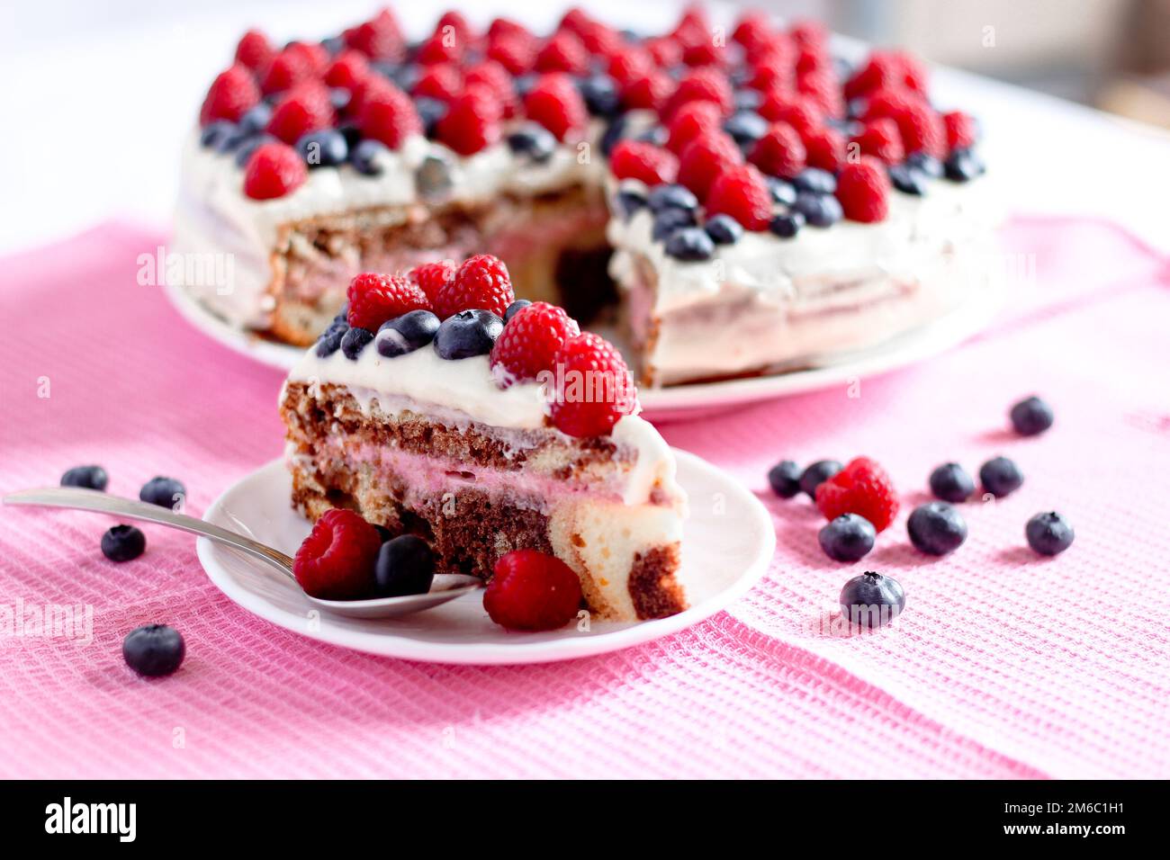 Creamy cake hi-res stock photography and images - Alamy