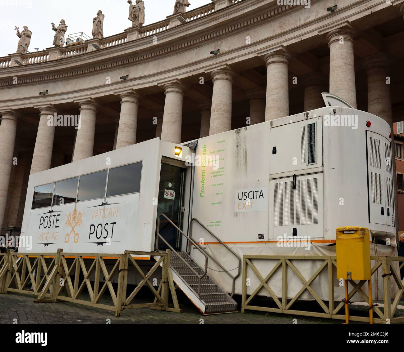 Drop shipping stamp hi-res stock photography and images - Alamy