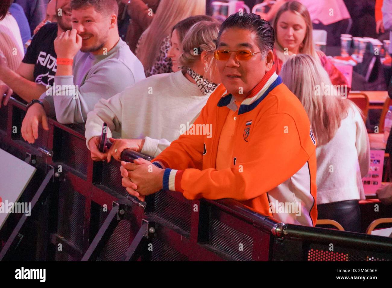 World darts championship crowd hi-res stock photography and images - Alamy