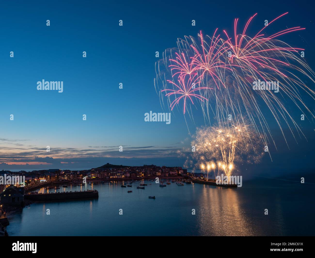 St ives cornwall fireworks hi-res stock photography and images - Alamy