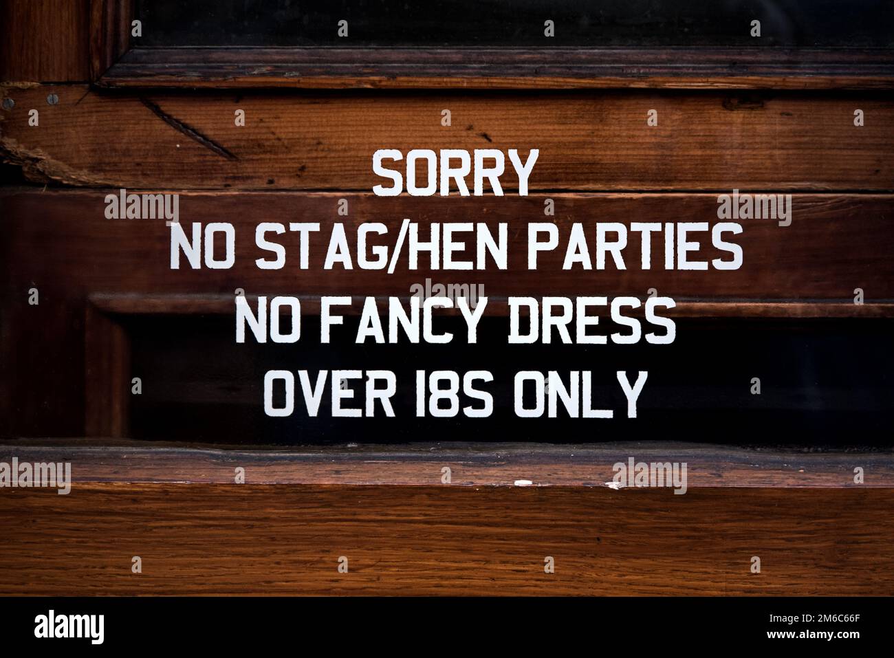Over 18s only sign hi-res stock photography and images - Alamy