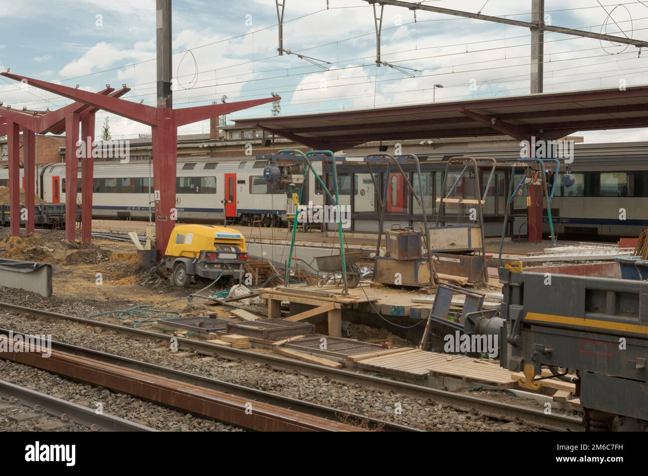 Tracked railway hi-res stock photography and images - Alamy
