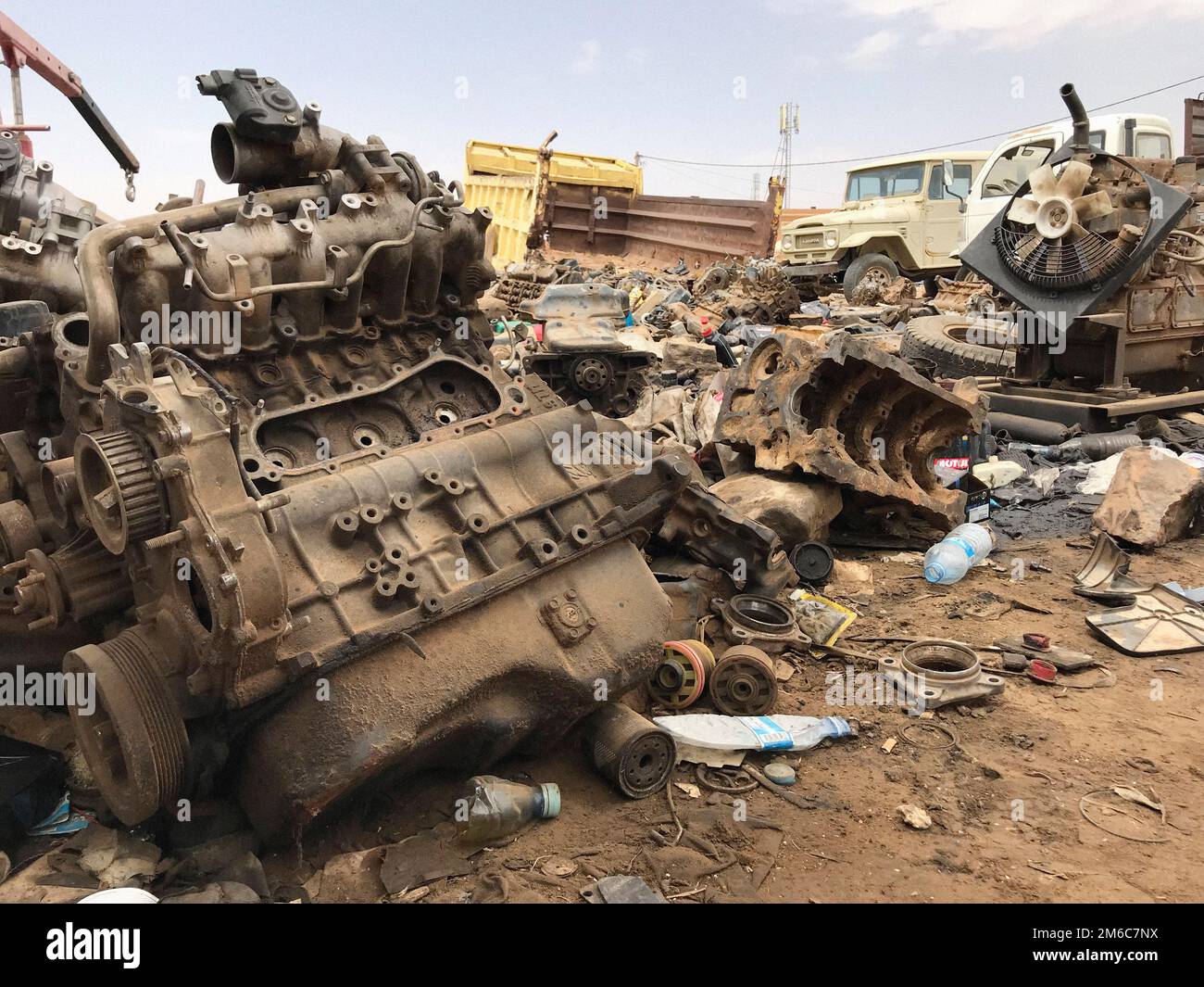 Mauritania, Atar, traditional mechanical workshop Stock Photo - Alamy