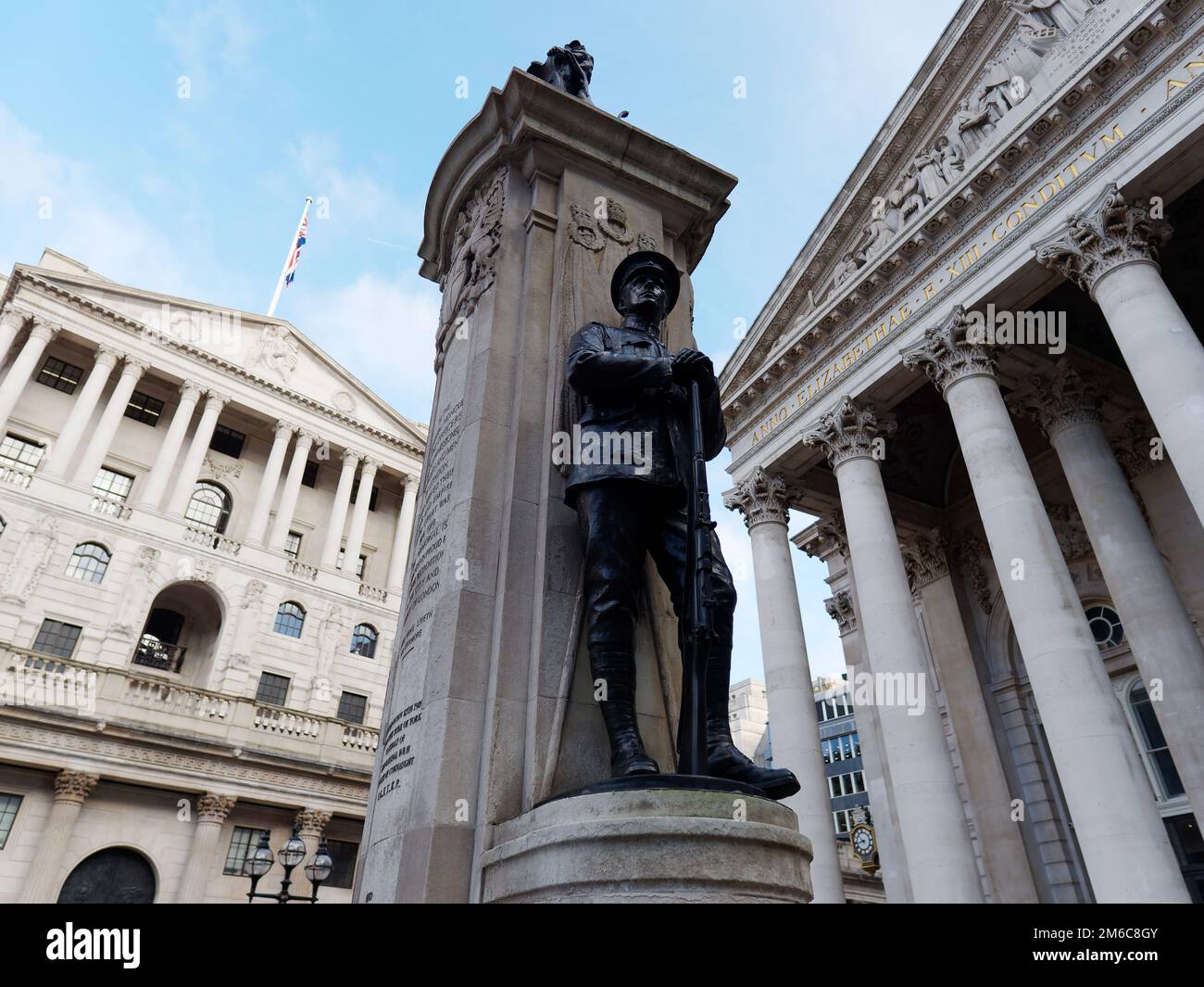 Statue soldier royal exchange in london hi-res stock photography and ...