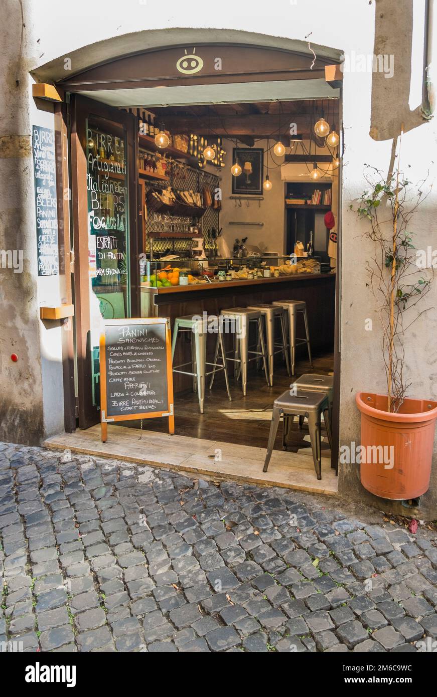 Roman grill hi-res stock photography and images - Alamy