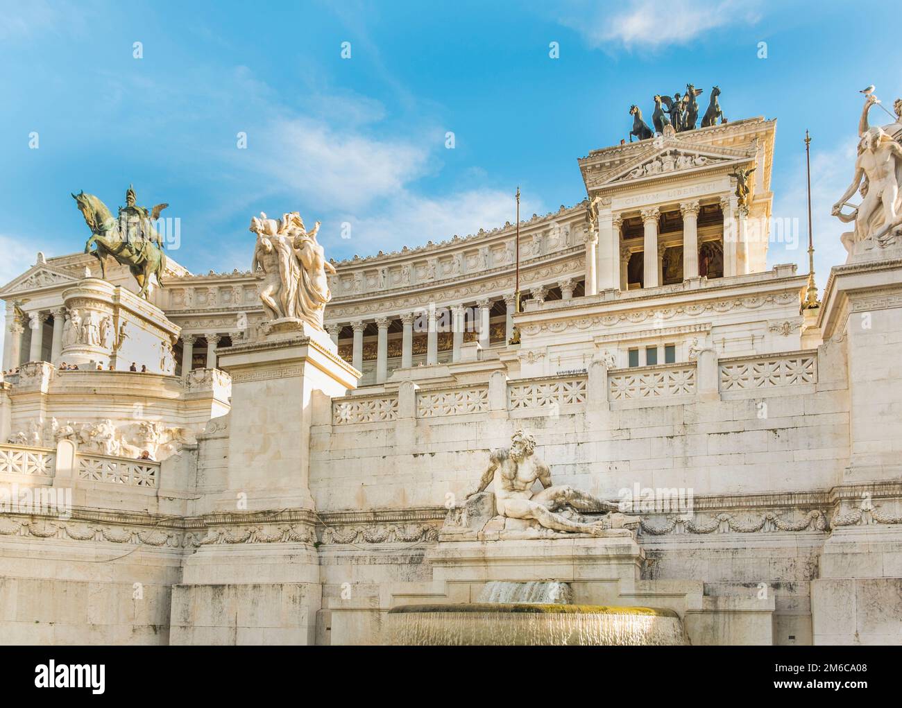 Monumento a vittorio emmanuele ii hi-res stock photography and images ...