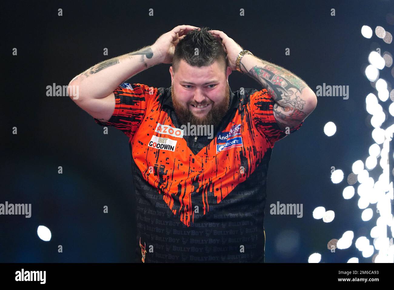Cazoo world darts championship 2022 23 final alexandra palac hi-res ...