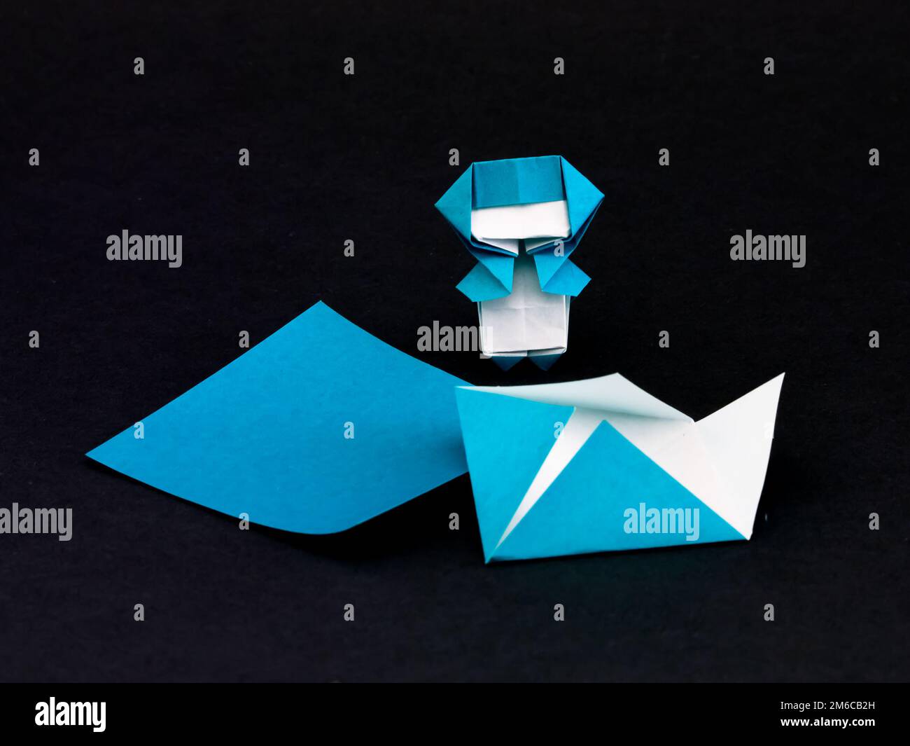 Japanese Origami Toys Folding Instructions; How to Play Stock Photo - Alamy