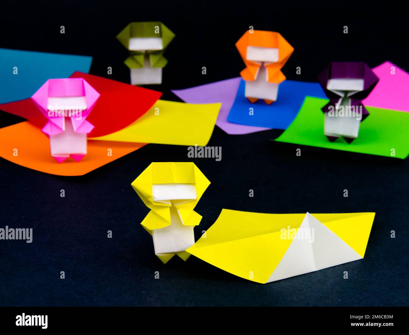 Japanese Origami Toys Folding Instructions; How to Play Stock Photo - Alamy