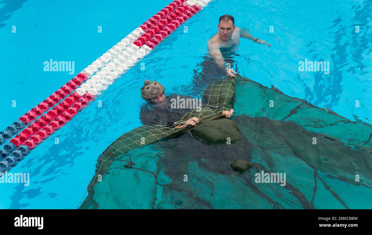 U.S. Marines with 3d Reconnaissance Battalion conduct wet silk training ...