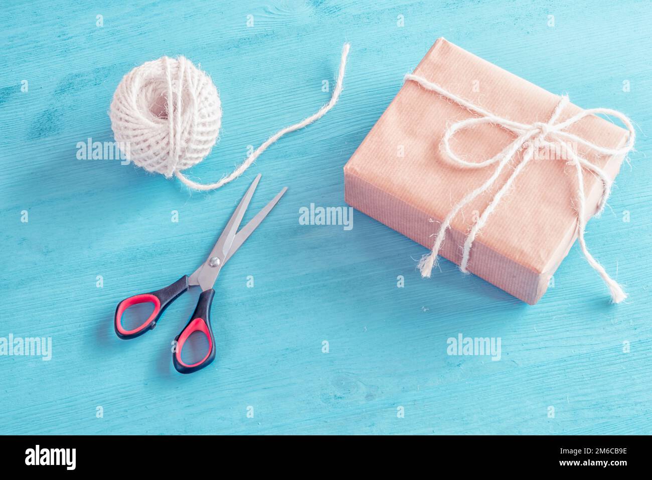 Gift wrapping ideas hi-res stock photography and images - Alamy