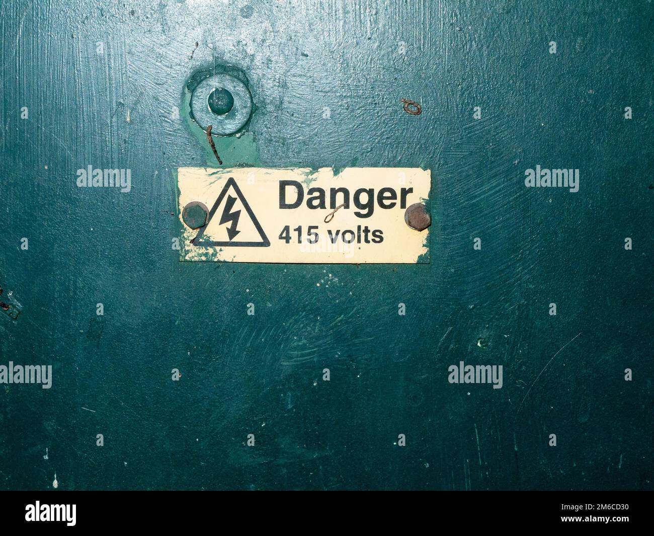 Safety triangle hi-res stock photography and images - Alamy