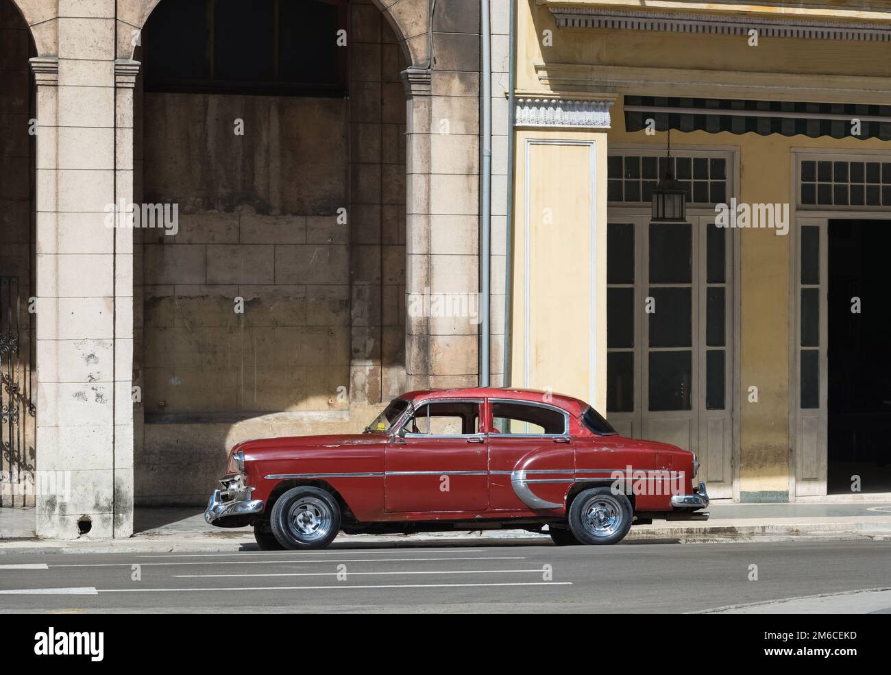 Classic car parked on street hi-res stock photography and images - Alamy